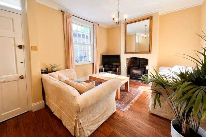 Two Bedroom Period Property In Tivoli Cheltenham - Cheltenham
