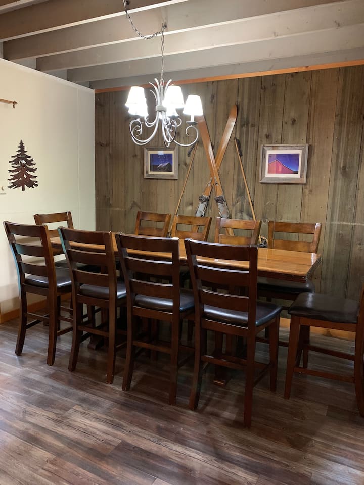 3 Bedroom, 2 Bathroom Condo, 2 Mins To Mount Snow! - Dover, VT