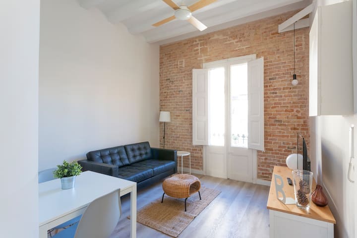 H52mps22 Bien Situé, Climatisé Avec Balcon - Barcelona