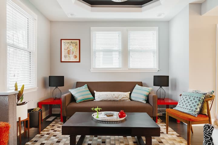 Beautiful Room With Full Bath In A Stylish Home - Washington, DC