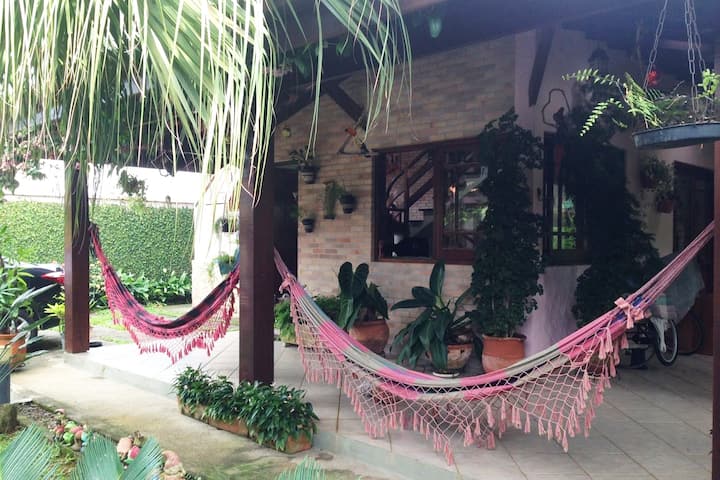 Ubatuba! Casa Com 3 Suítes 100 Mts Da Praia! - Ubatuba