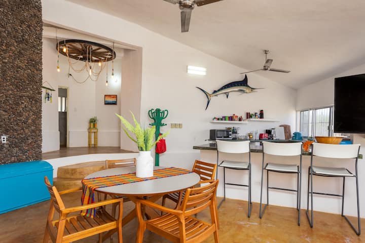 Walk To Beach, Shop, Eat & Drink And Palmas Hotel. - Los Barriles