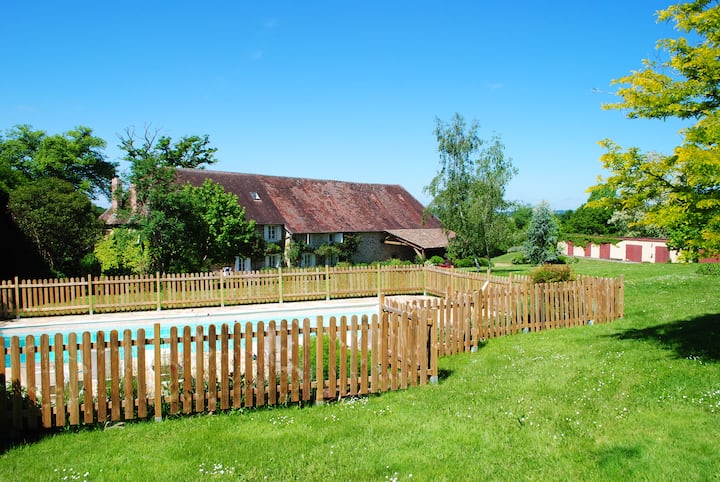 Stunning Family Manor Sleeps 16+ - Haute-Vienne
