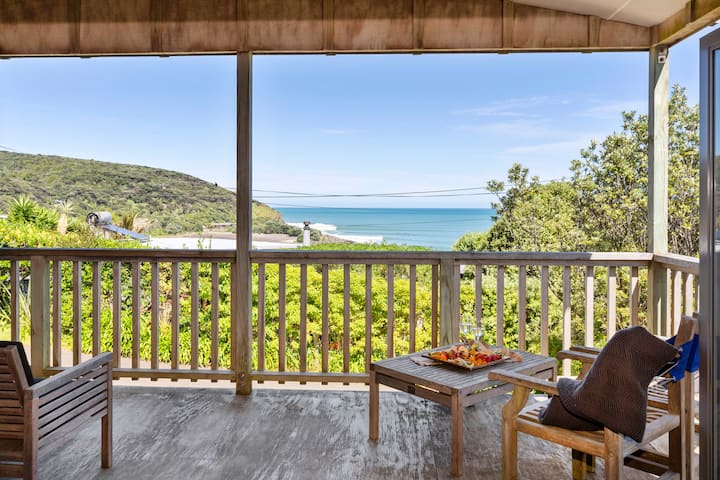 Horizon Surf Lodge Plus Private Spa - Raglan