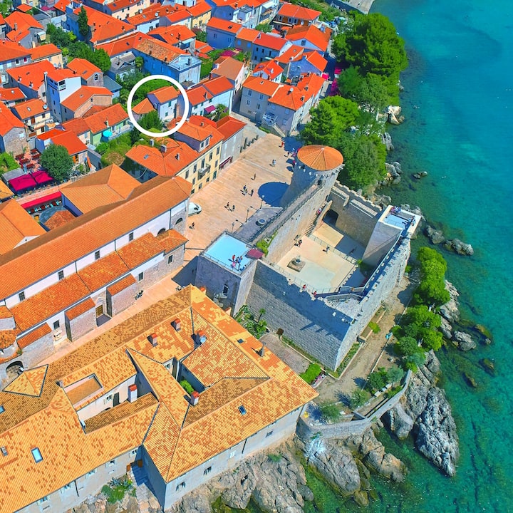 40 Meters From The Sea, House With Private Garden - Krk, Hırvatistan