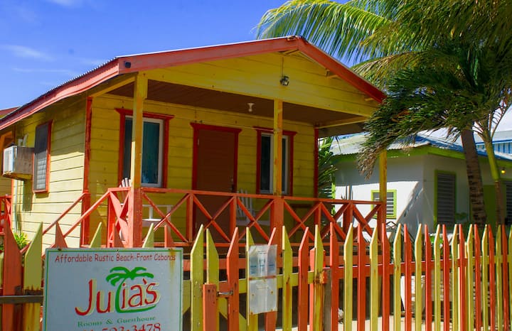 Julia's Cabanas: Beachfront Cabana #6 - Placencia
