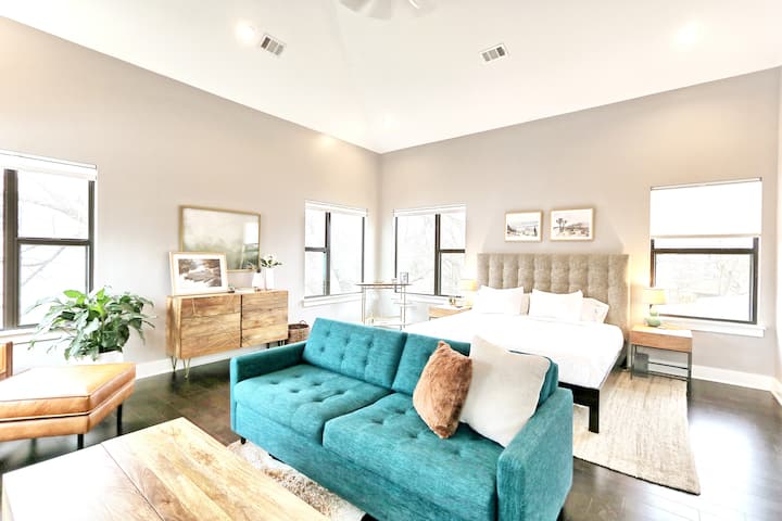 Skyline Views From Three Level Home In East Austin - Austin, TX