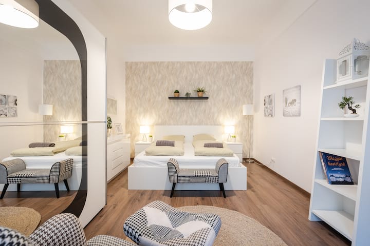 The White - 2br Apt, Close To Everything - Budapest