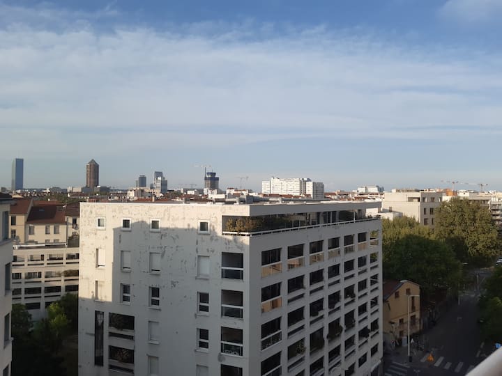 Appart Au Cœur De St Louis Vue Sur Toits De Lyon - Lyon
