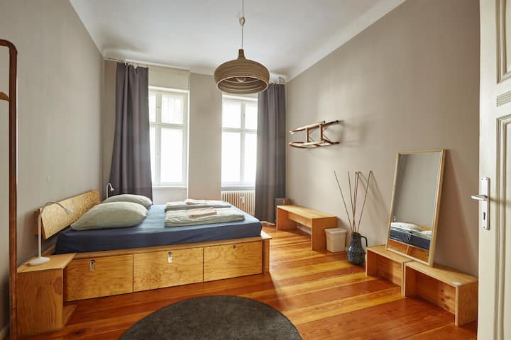 Spacious & Elegant 3-bedroom In Hip Neukölln - Berlin