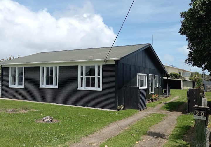 The Fox House - Foxton Beach