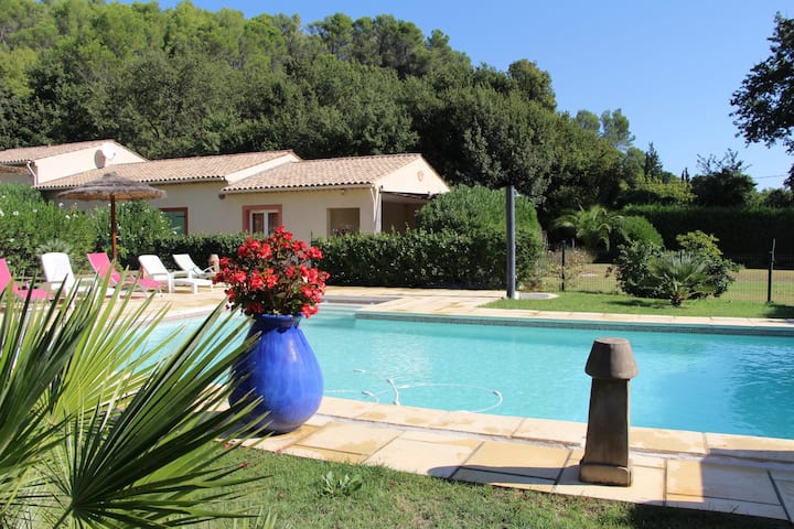 "Mas Mounette" Location Au Calme - Var