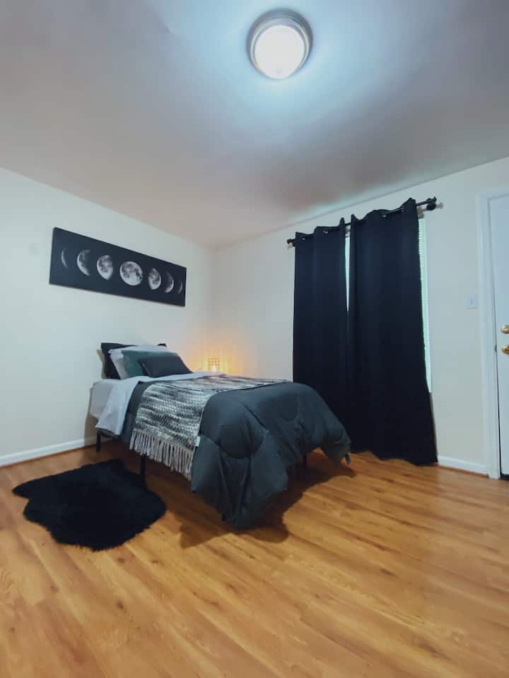 Cozy Private Bedroom - Columbia, MD