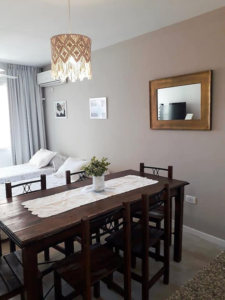 Impecable Monoambiente Zona Parque España. - Rosario