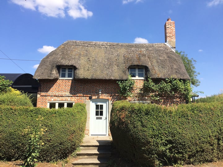 Historic Cottage In Vale Of Pewsey - マールバラ