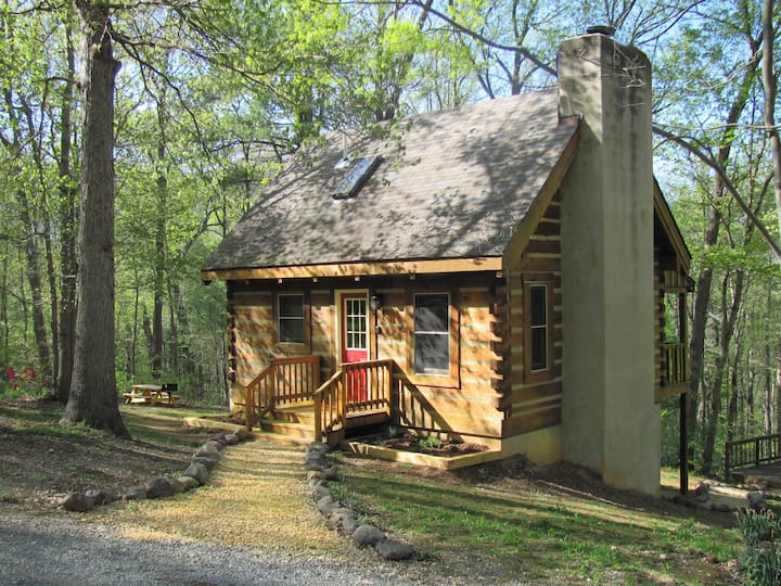 Falling Leaf Cabin Rustic Charm With Modern Decor! - Rileyville, VA