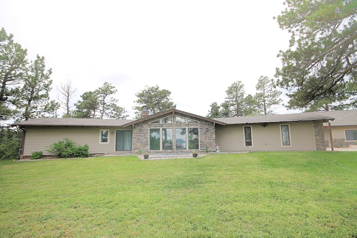 Beautiful Home! Sturgis Motorcycle Rally Rental! - Sturgis, SD