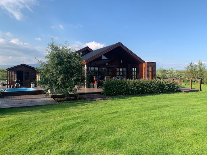 Golden Circle Beautiful House With Hot Tub - IJsland