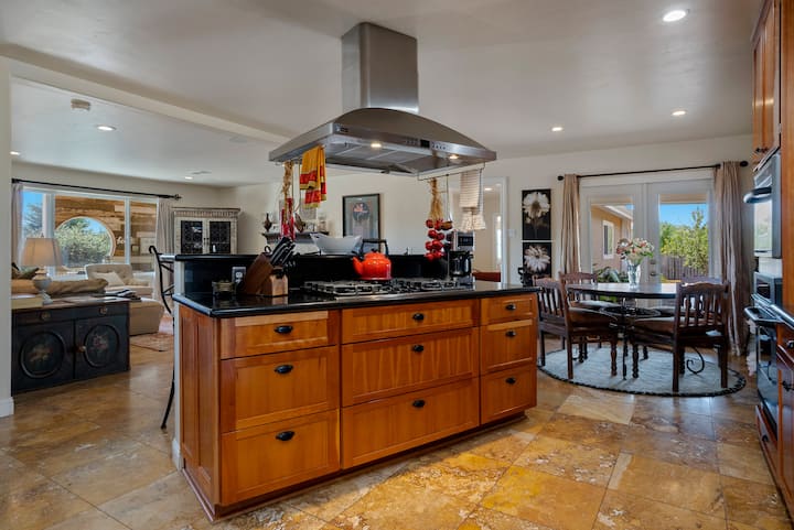 Luxe Home On Boutique Farms With Animals -5 Mins From Beach - Arroyo Grande, CA