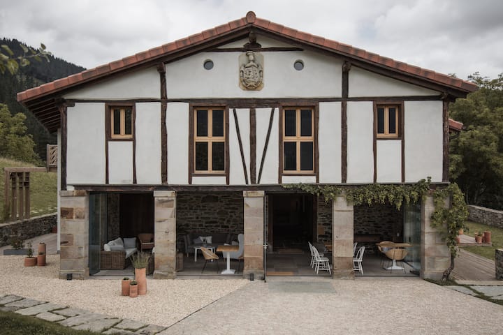 Estudio Boutique En Pleno Corazón Del Pais Vasco - Mondragón