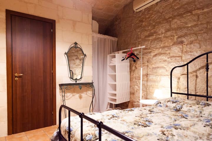 Guest House In Trani's Historic Centre - Trani