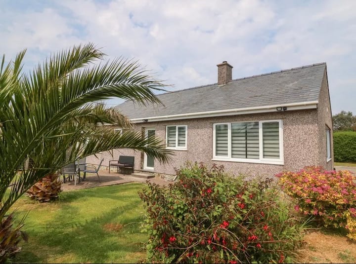 Cosy Bungalow, Close To Nefyn Beach - Nefyn