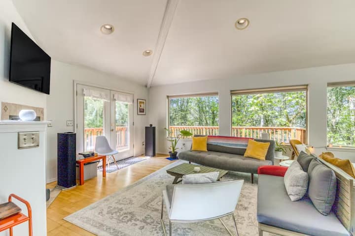 Modern Forest Retreat. Mid Century Japandi. - Eugene, OR