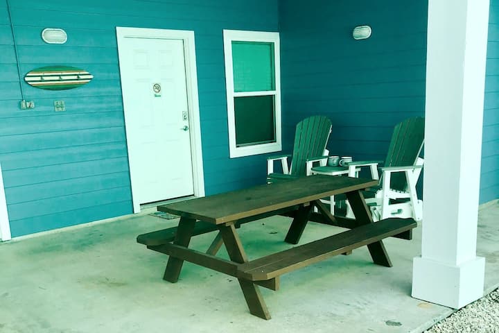 Newport House 7b - 1br/1bath; Walk To The Beach! - Port Aransas, TX