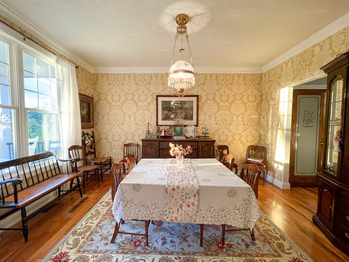 Redbud Victorian Inn - A True B&b Experience! - Blacksburg, VA