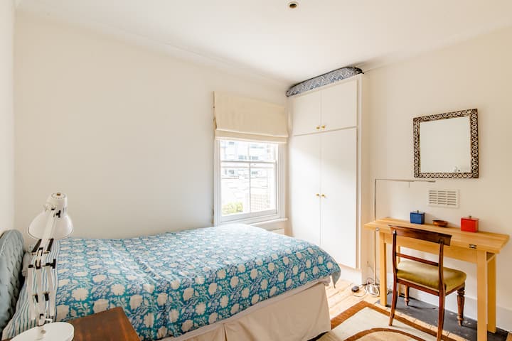 Bright Comfortable Single Room - Chelsea