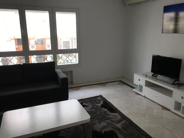 Av Hedi Nouira S+2 Appart Confortable & Parking - Tunis