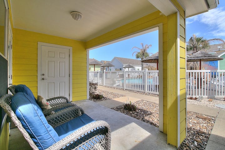 Tortuga At Pirates Bay! 3bd Townhome Fronts Community Pool, 1mi To Beach - Port Aransas, TX
