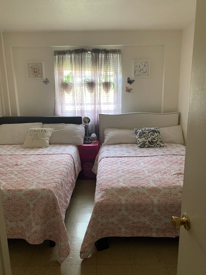 Cozy Private Bedroom Near Private Beaches. - Port Washington, NY