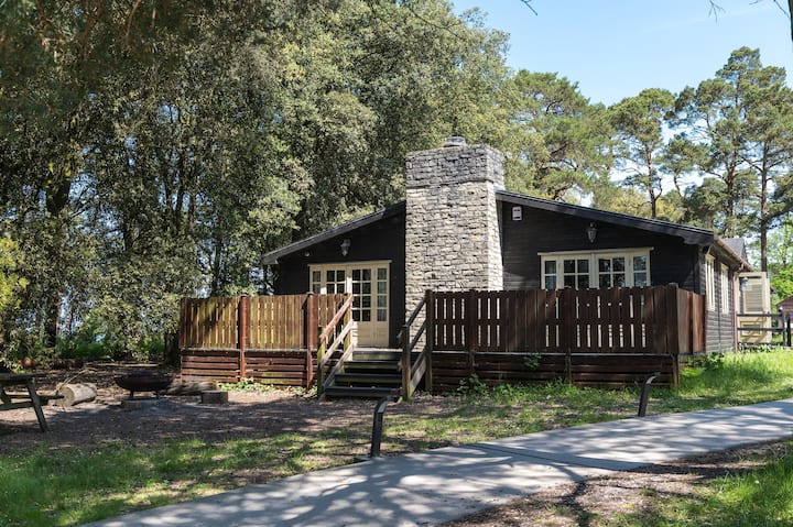 Avon Lodge @ Avon Tyrrell- 14 Berth - Mudeford