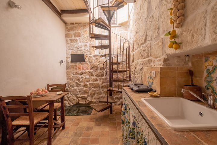 Casa Degli Avi Donna Giorgia, Nel Borgo Medievale - Modica