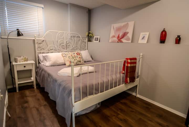 The Chickadee Suite - Medicine Hat