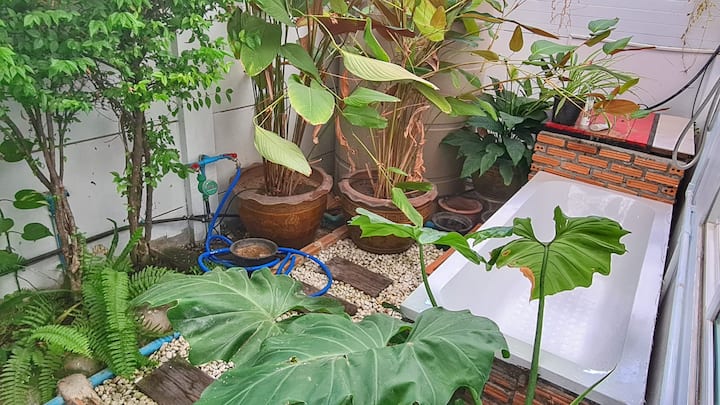 Jinjer House - Hang Dong