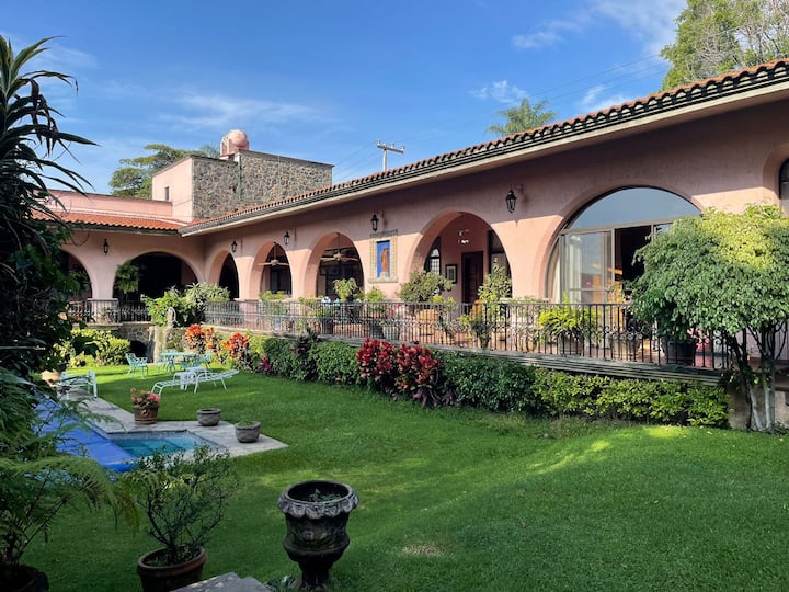 Hermosa Villa Con Alberca Caliente En Cuernavaca - Cuernavaca