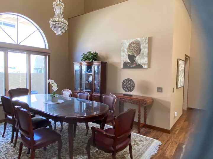 Beach Retreat; Walk 1 Mile To Huntington Beach - Huntington Beach, CA