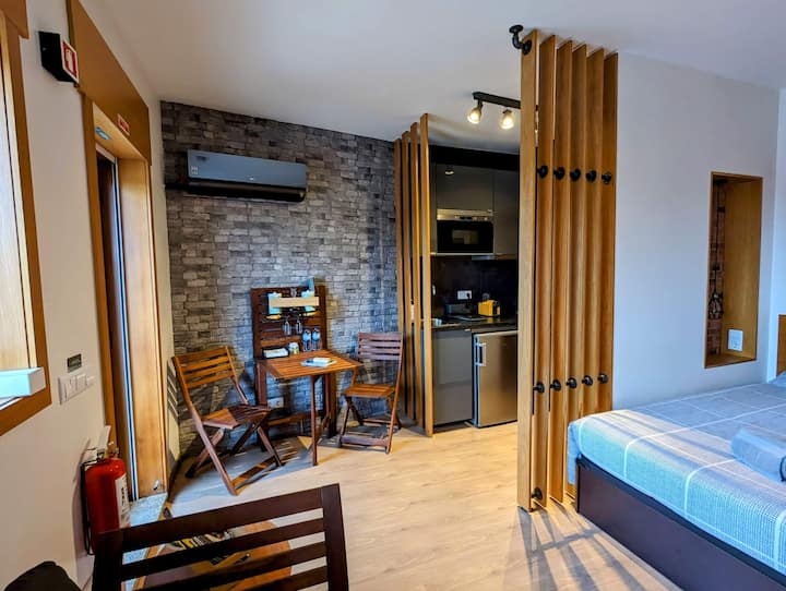 Cozy Studio @ Gaia Main Artery - Oliveira do Douro