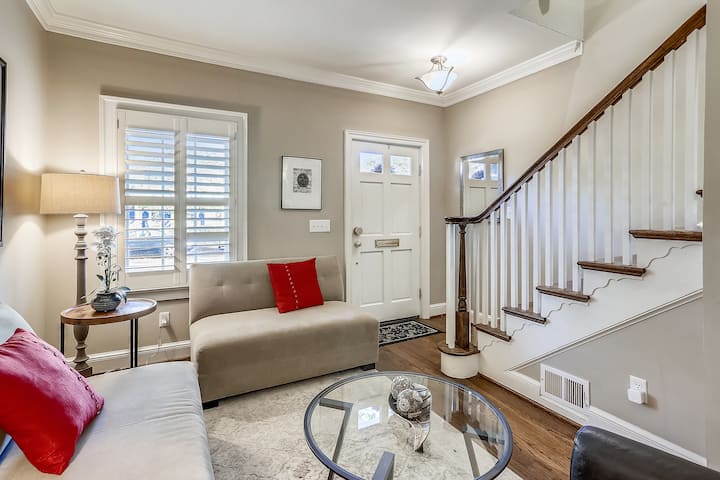 Alexandria Old Town Charm & Ambiance - Alexandria, VA