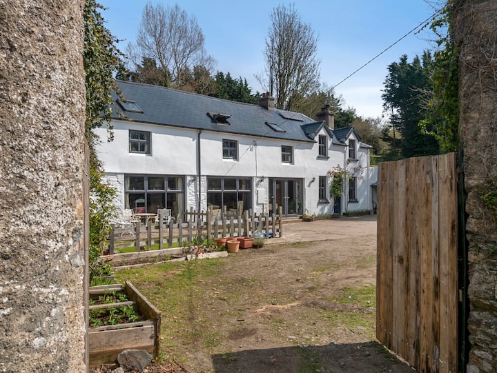 Pet Friendly Converted Coach House In Delgany - Greystones