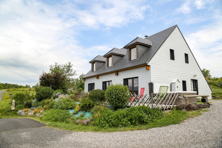 Chalet Agréable, Vue Exceptionnelle Sur Le Sancy - Lac Chambon