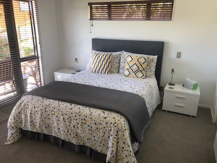 Sunny, Modern And Close To The Beach! - Auckland