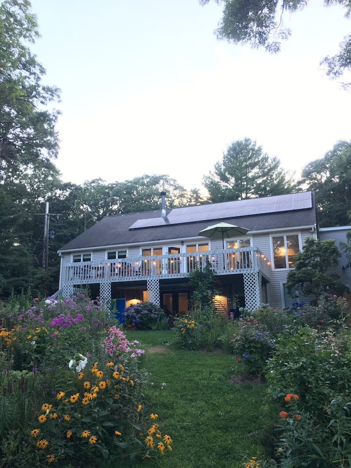 Lakefront Paradise On Cape Cod - Woods Hole, MA