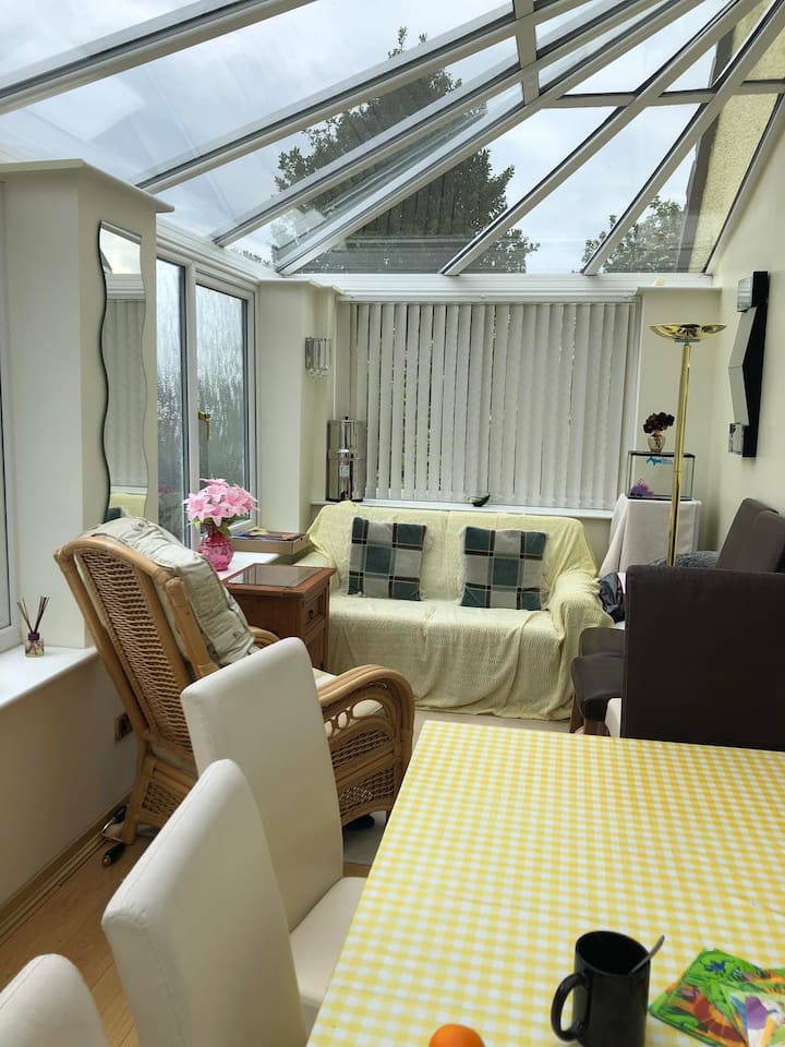 Private Small Room Near Signpost Corner Tt Course - Isle of Man