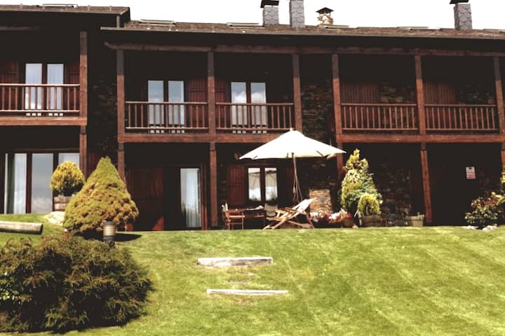 Refuge Ensoleillé Avec Piscine En Cerdagne - Puigcerdà