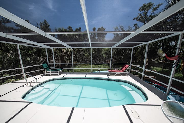 Gulf Getaway, Pool, Hot Tub & Kayak To The Beach - Venice, FL