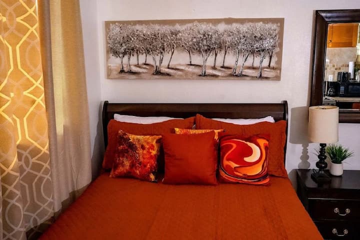 Free Parking, Walk To Restaurants & Beaches - Nassau