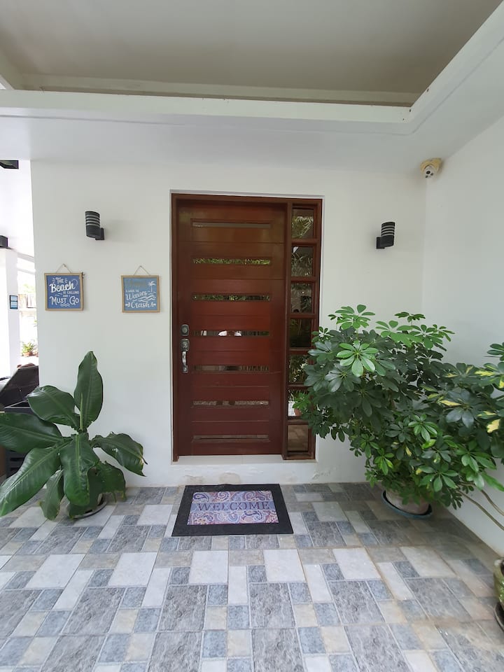 Pegs' Cozy Beach House - Bataan